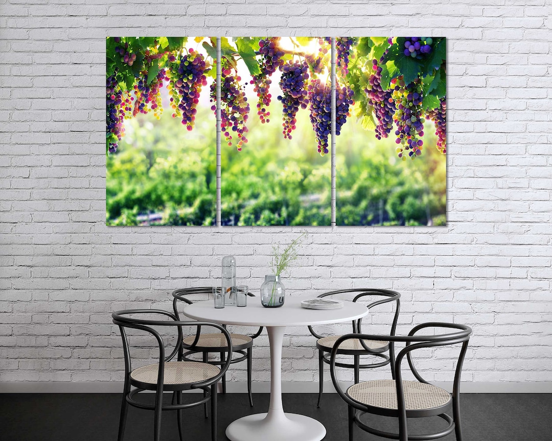 Grapes Stylish Decor for Dining Room, Grapes Leaves in Sunlight ...