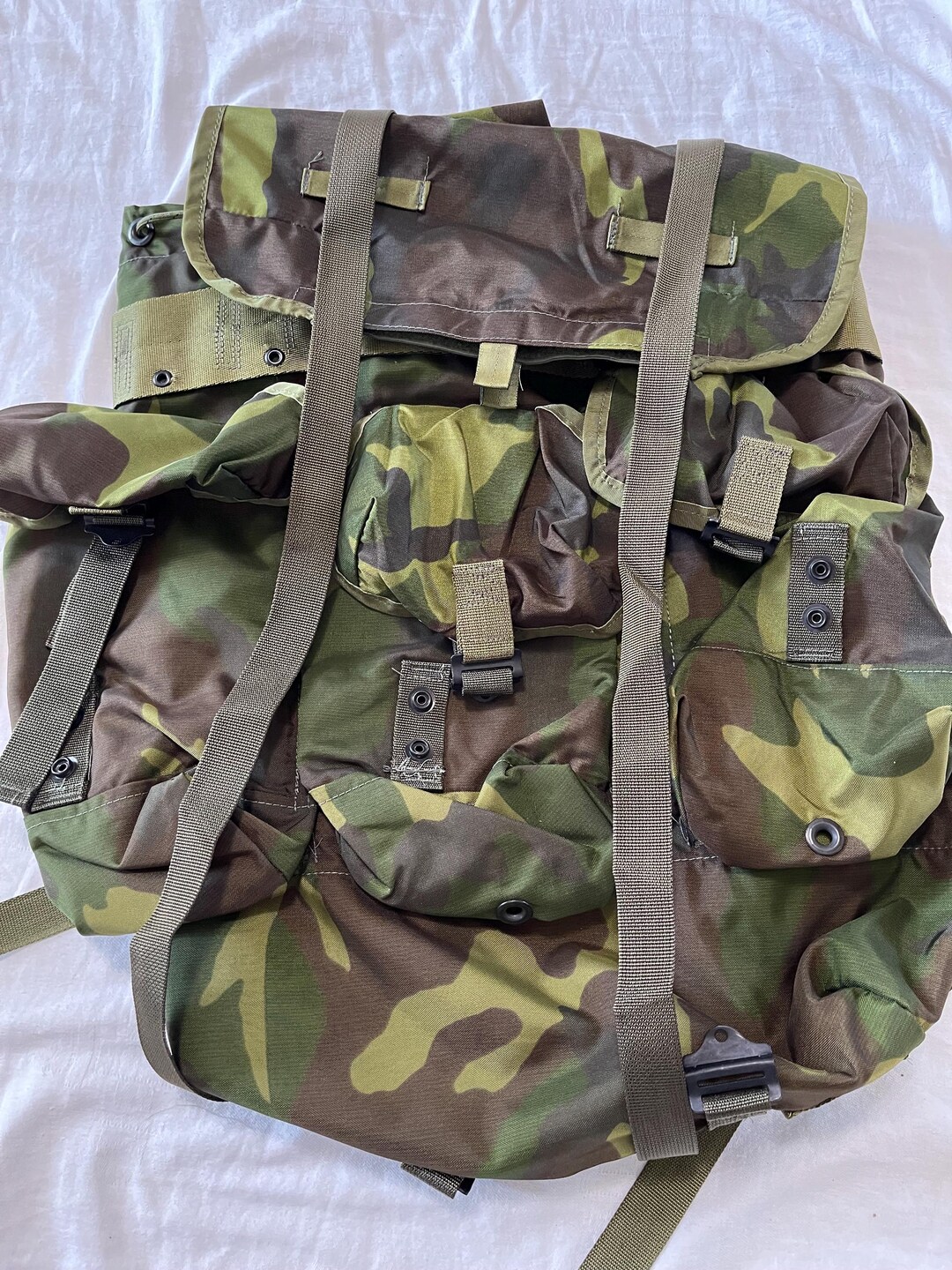 US Military Woodland Camouflage Radio Alice Field Pack Medium New ...