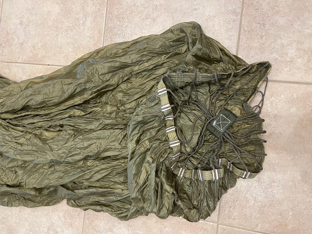 35 Ft. Green US Military T-10 Main Parachute With Lines, Risers and ...