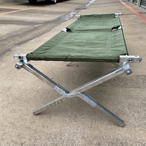 Genuine US Military Heavy Duty Steel Frame Sleeping Folding Camping Cot ...