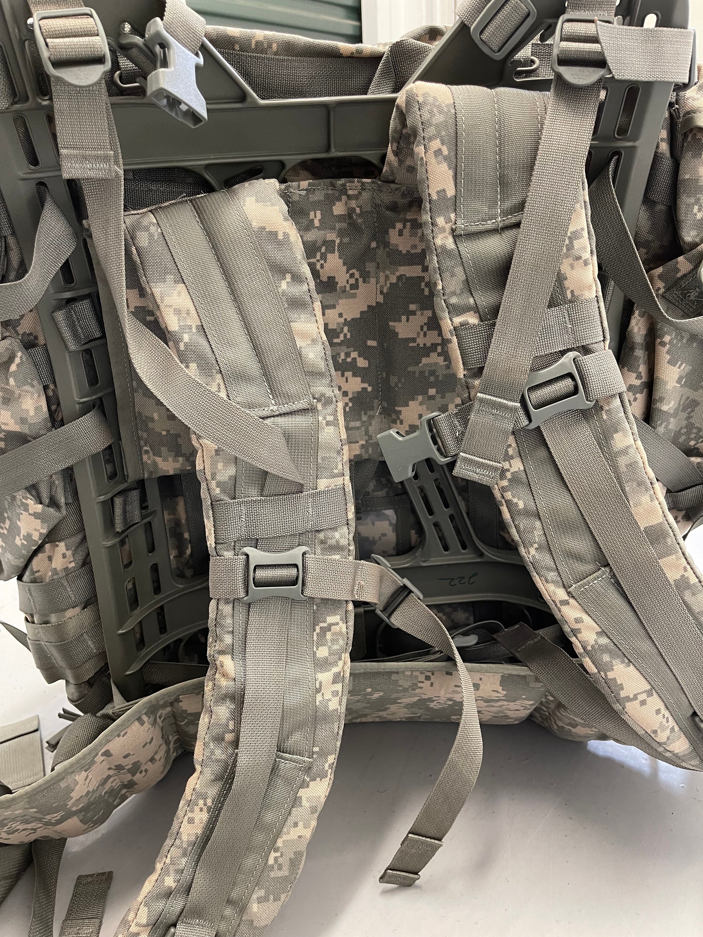US Military Genuine Issue ACU Digital Mollee II Large Ruck Sack With ...