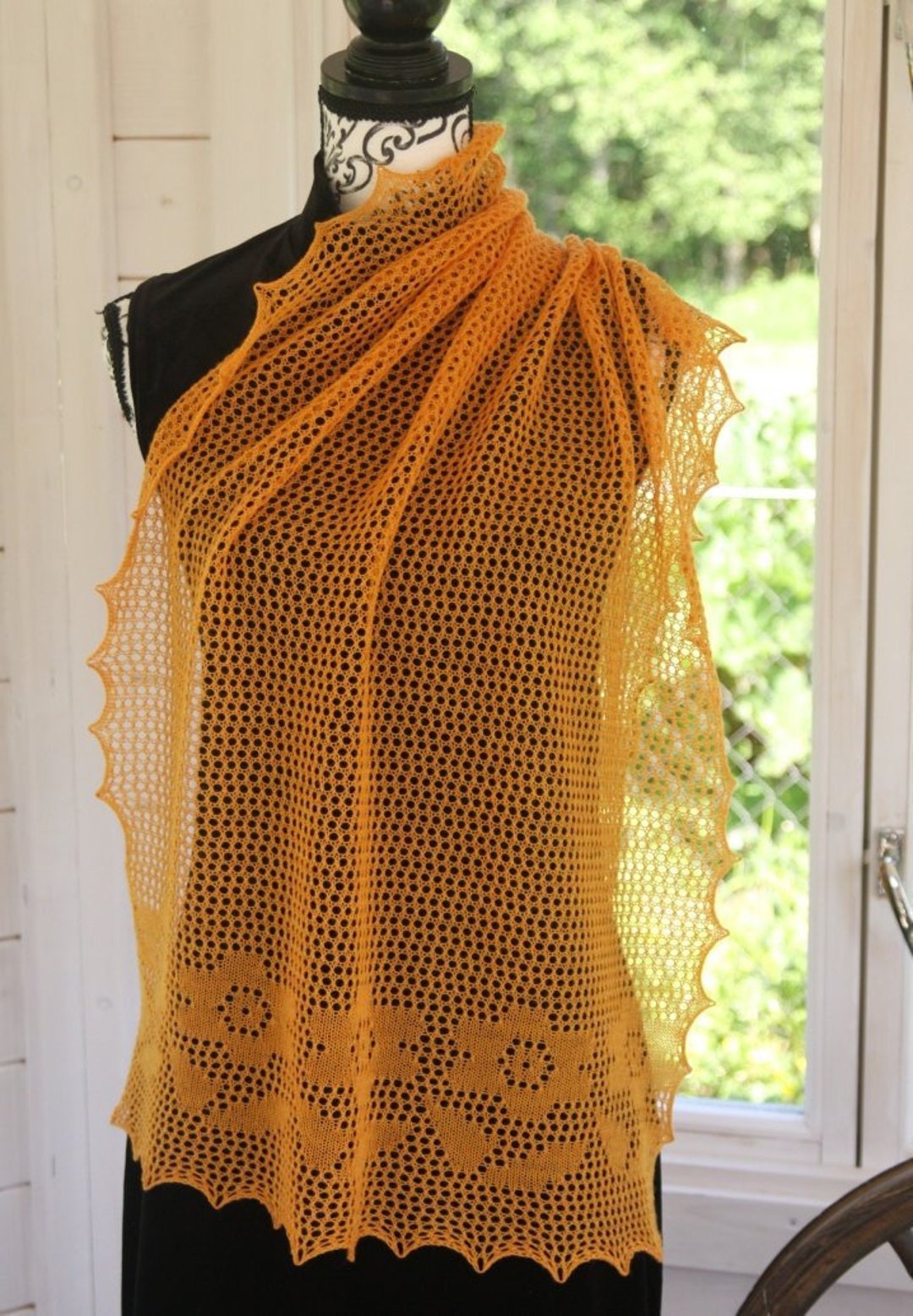 Natural blanco o amarillo Marigold tejido fino encaje de lana chal con patrón de flor Stole ...