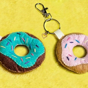 Felt Donut Keychain, Donut Keychain, Felt Keychain - Etsy