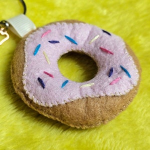 Felt Donut Keychain, Donut Keychain, Felt Keychain - Etsy