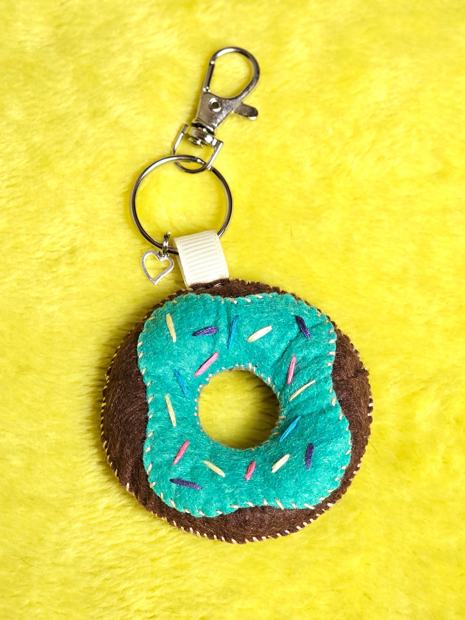 Felt Donut Keychain, Donut Keychain, Felt Keychain - Etsy