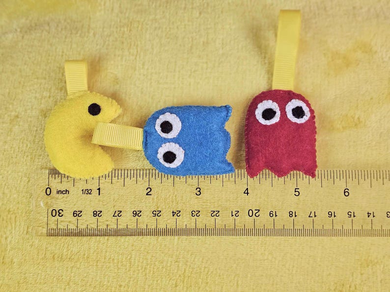Handmade Felt Pac-man & Ghost Keychain, Nostalgic Gift - Etsy