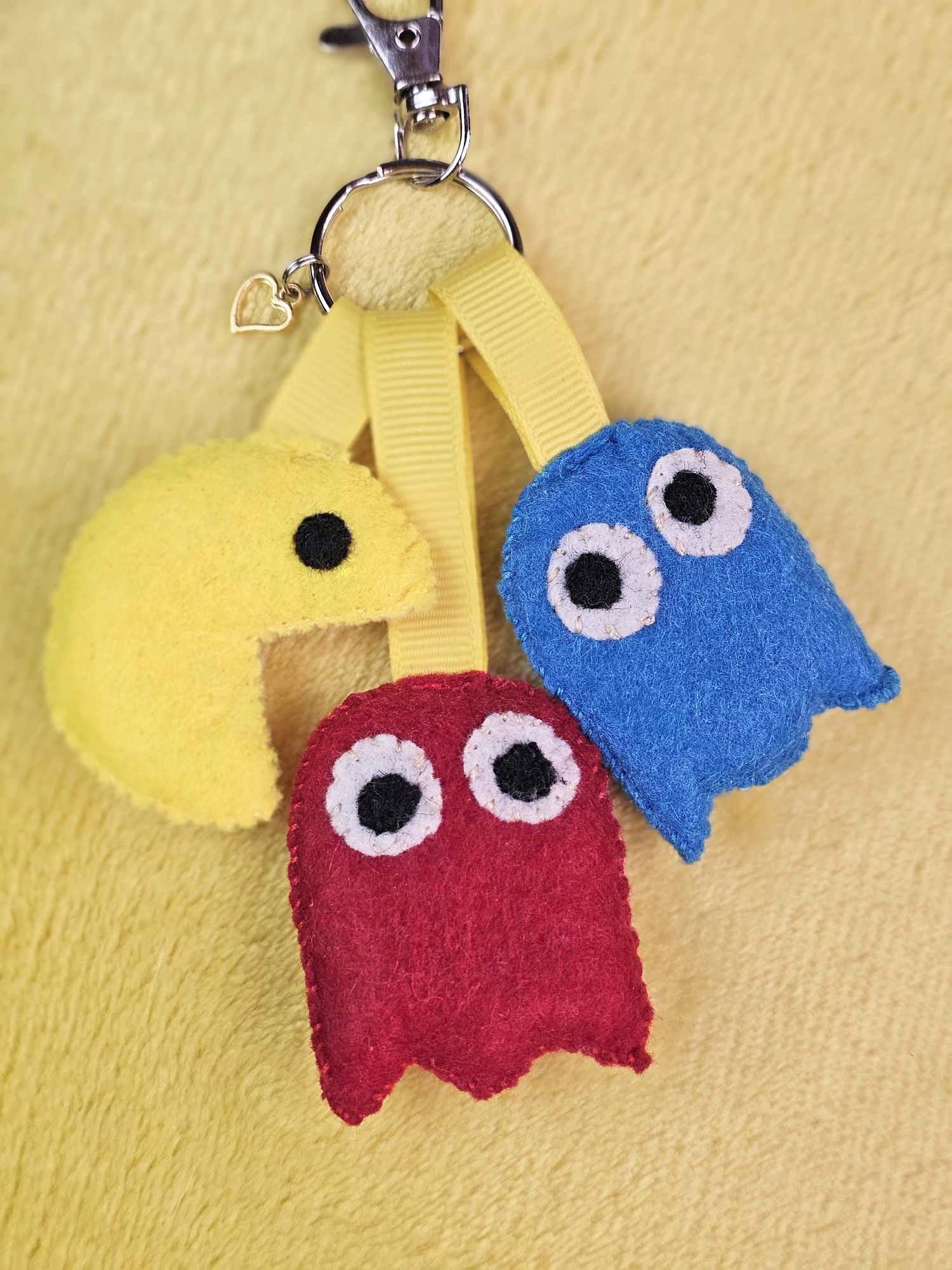 Handmade Felt Pac-man & Ghost Keychain, Nostalgic Gift - Etsy
