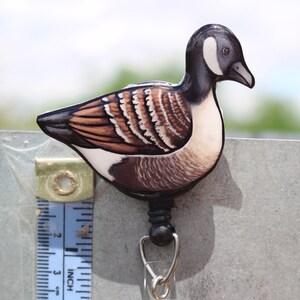 Canadian Goose Reel Id Holder : Gift for Bird Lovers, Nurses, Vet Techs ...
