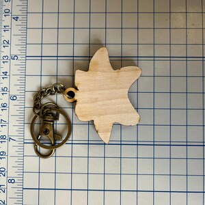 Wood Yellow Lily Flower Keychain: Gift for Garden Lovers, Vet Techs ...