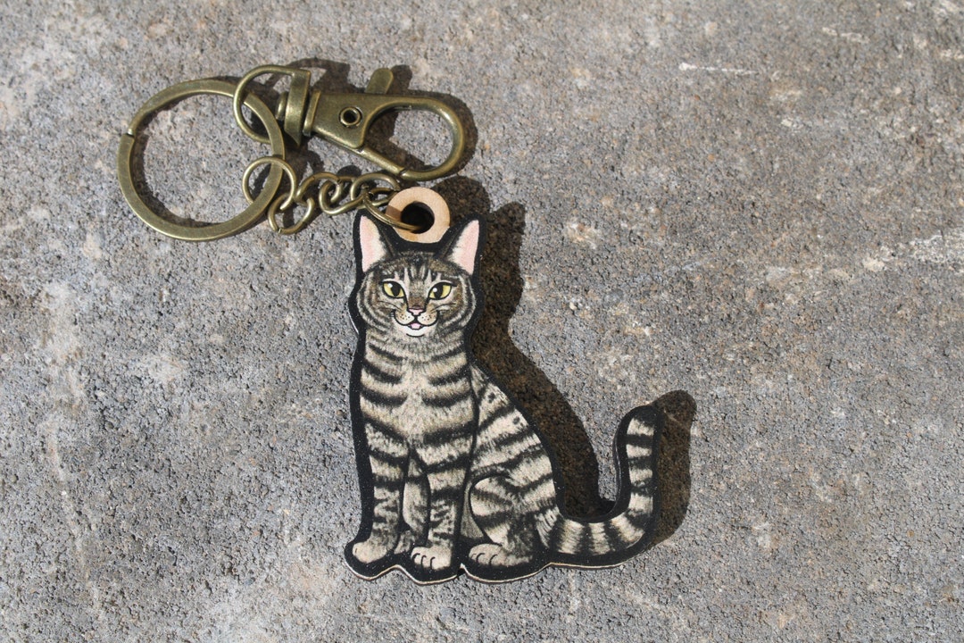 Wood Tabby Cat Keychain: Gift for Cat Lovers, Vet Techs, Veterinarians ...