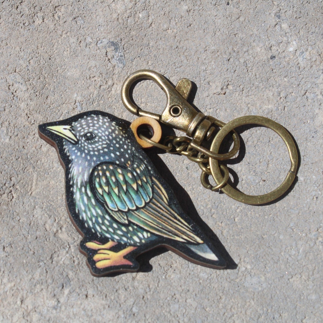 Wood Starling Bird Keychain: Gift for Animal Lovers, Bird Watchers, Vet ...