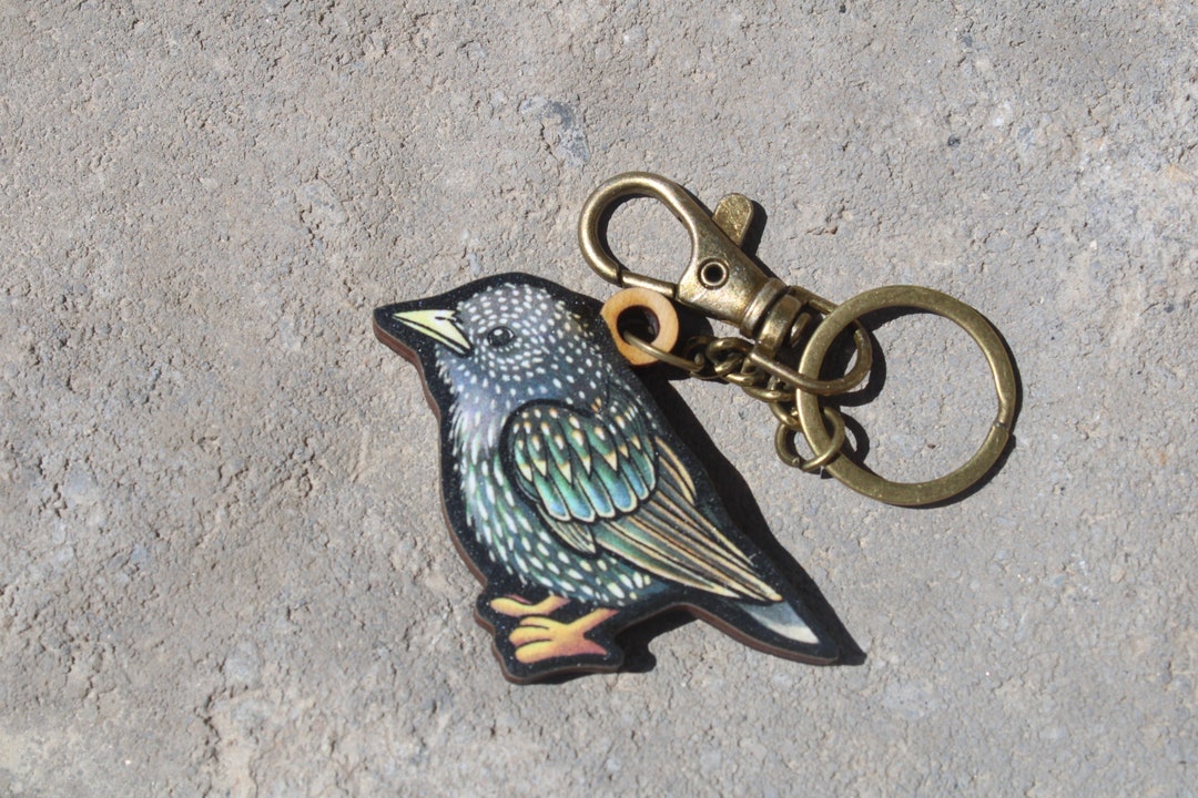Wood Starling Bird Keychain: Gift for Animal Lovers, Bird Watchers, Vet ...
