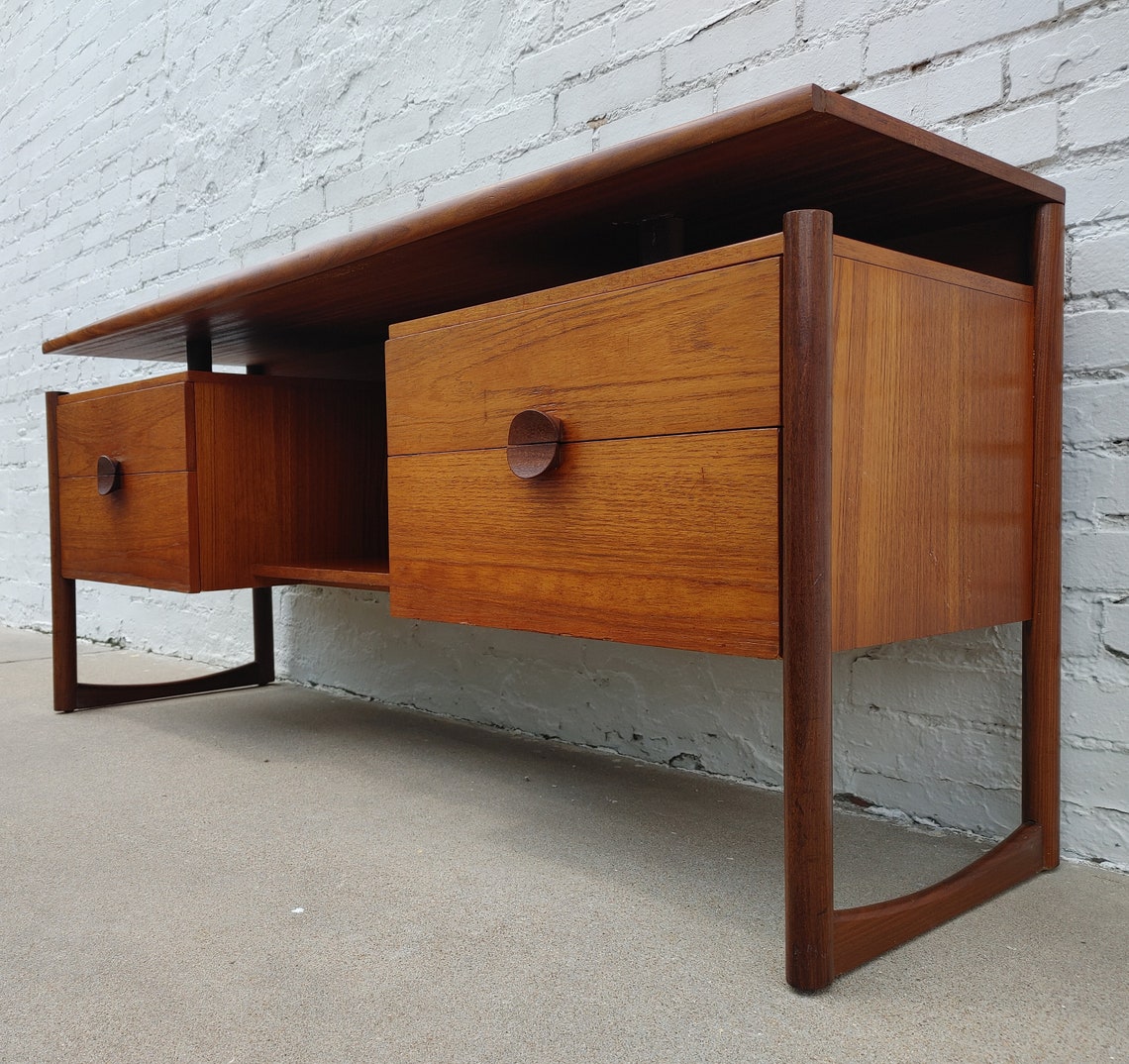 Mid Century Modern Danish Modern Teak Desk - Etsy