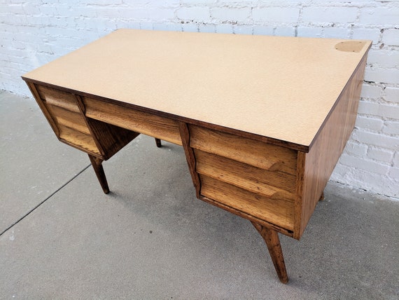 Medium oak desk store
