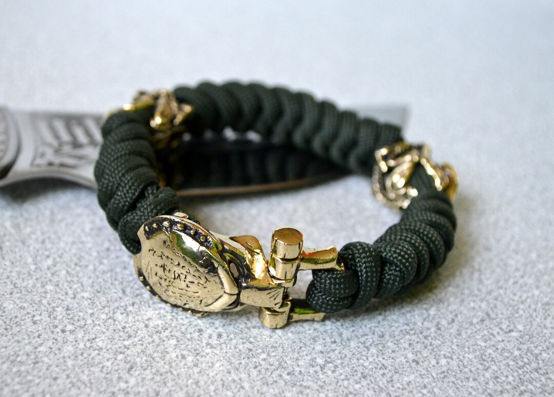 Paracord Bracelet With Predator, Alien, Brass Clasp, Gift for Him, Men ...