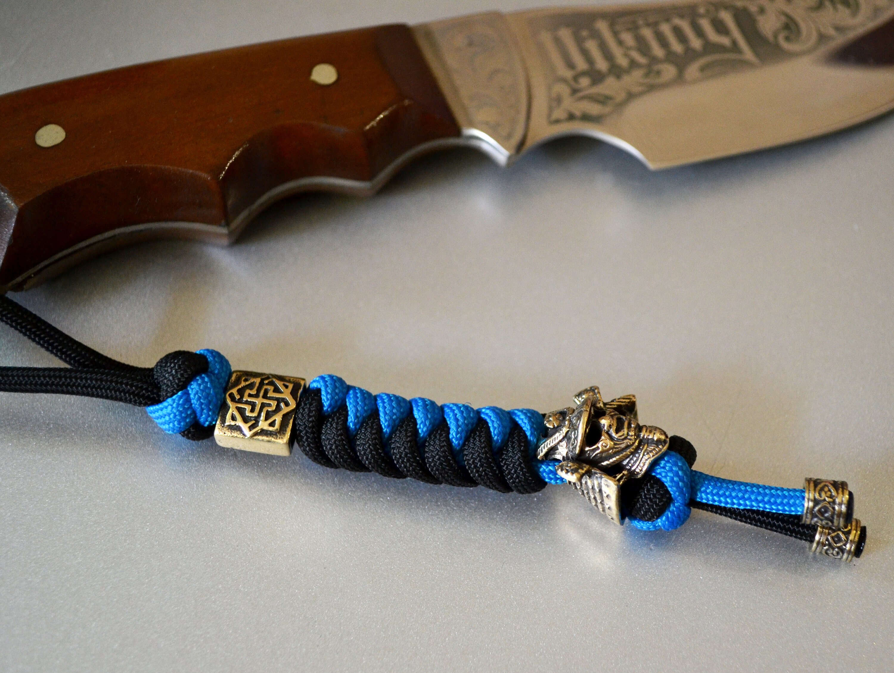 Paracord Knife Lanyard/keychain With Samurai Helmet Brass Beads ...