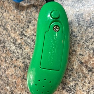 Vintage 2000 Veggietales Larry the Cucumber Talking Backpack Clip by ...