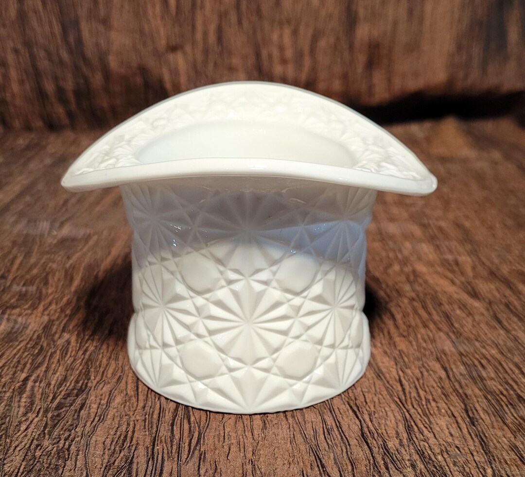 Fenton Milk Glass Top Hat Daisy & Button Pattern - Etsy