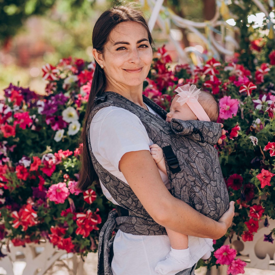 Grow up Mei Tai Baby Carrier. Gray Baby Wrap Mei Tai. Newborn to ...