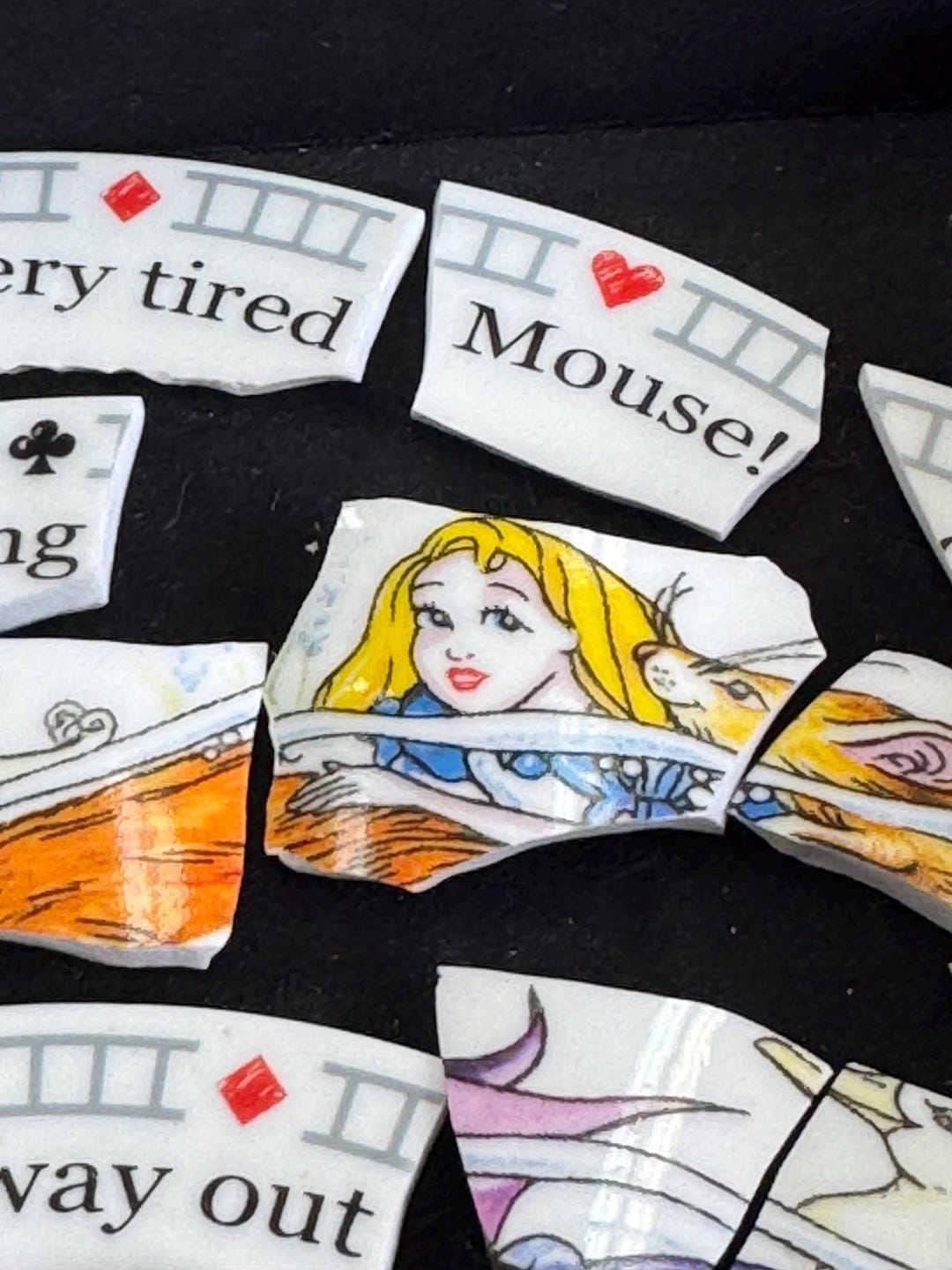 ALICE IN WONDERLAND Mosaic Tiles -words- Ceramic Plate Pique Assiette ...