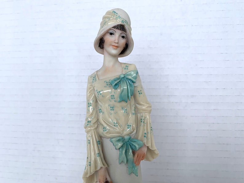 A. Belcari Flapper Lady Statue With Two Pekingneses/a. Belcari - Etsy