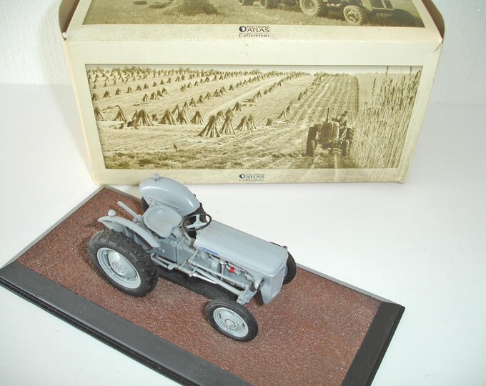 Massey Ferguson Tractor TE20 TE-20 1953 Grey Fergie Classic Tractor ...
