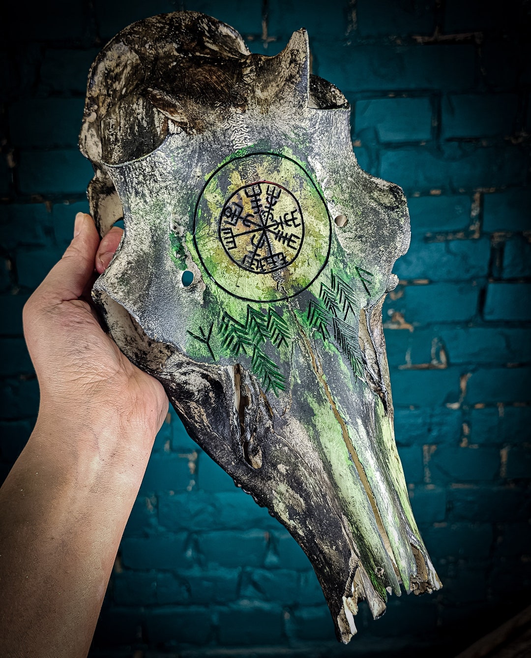 Real Carved European Stag Deer Skull Aegishjalmur Vegvisir Viking Style ...