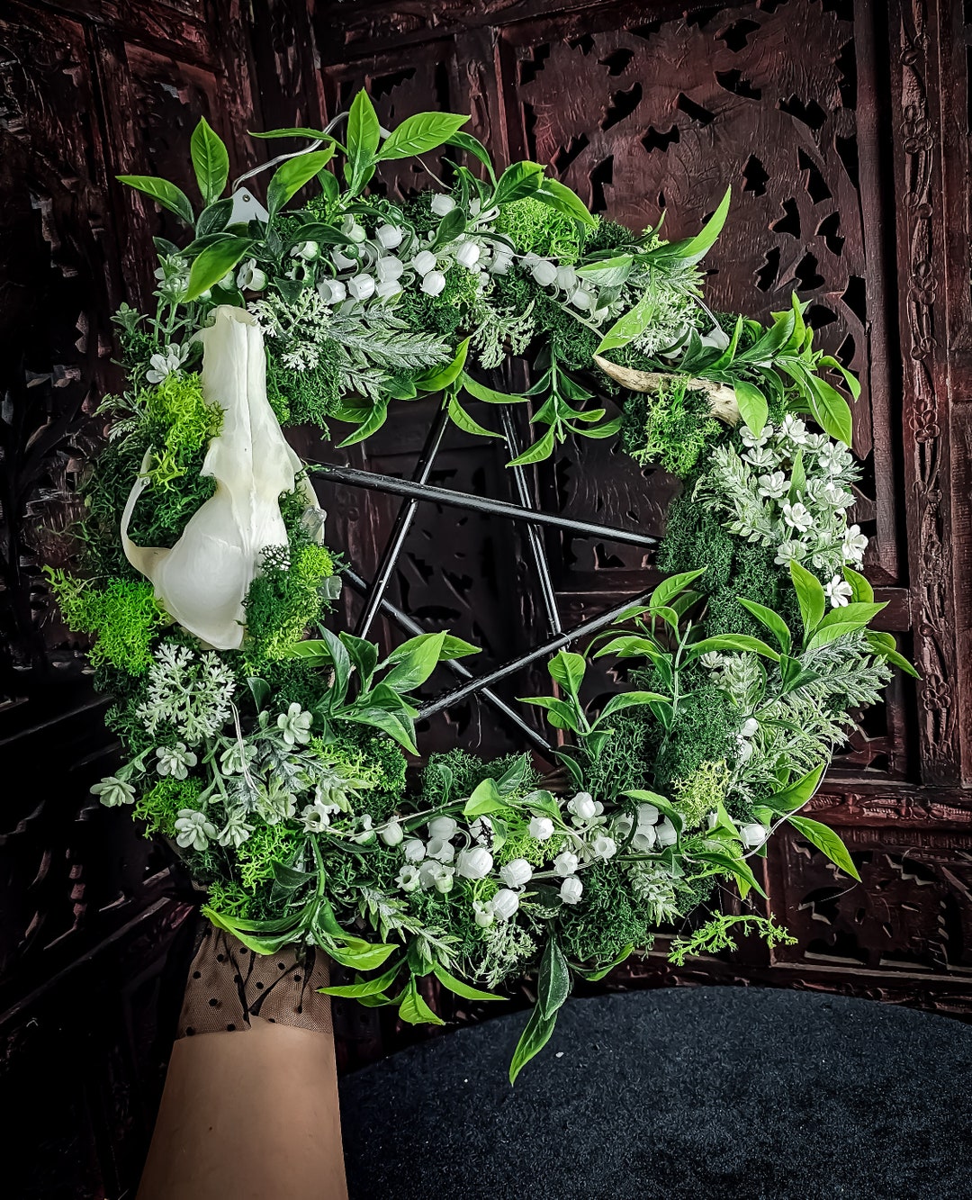 Fox Skull Wreath: Moss, Ferns, Quartz, Pentagram, Pagan Decor - Etsy