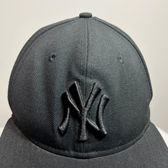 New York Yankees All Black Fitted Hat 59Fifty MLB Bas… - Gem