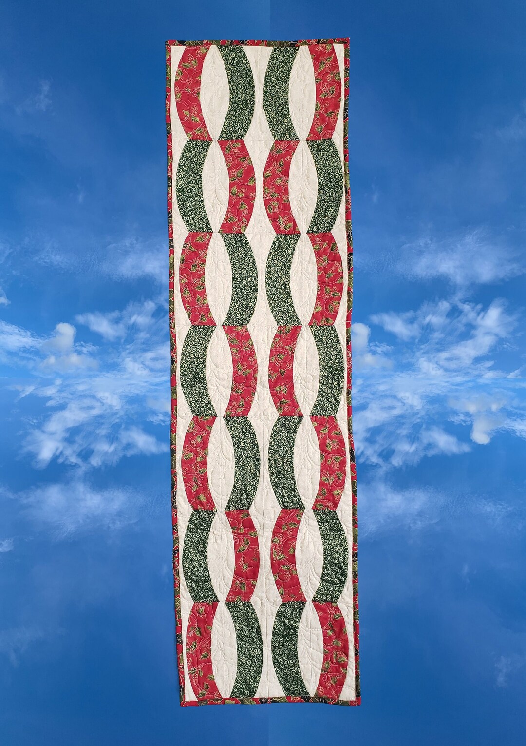 Sew Kind of Wonderful Holiday Metro Curve Quilted Table Runner - Etsy