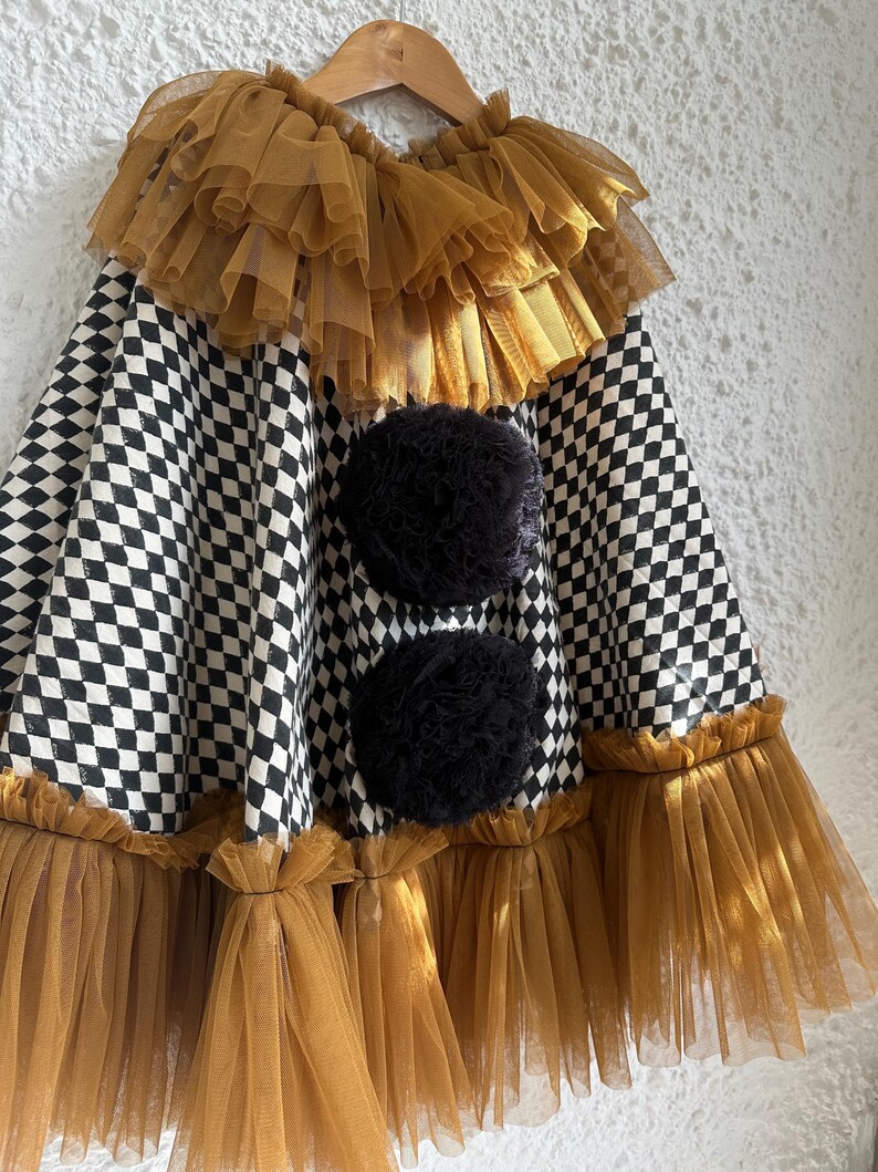 Harlequin Pierrot Clown Tie Back Cape and Hat Set - Etsy Canada