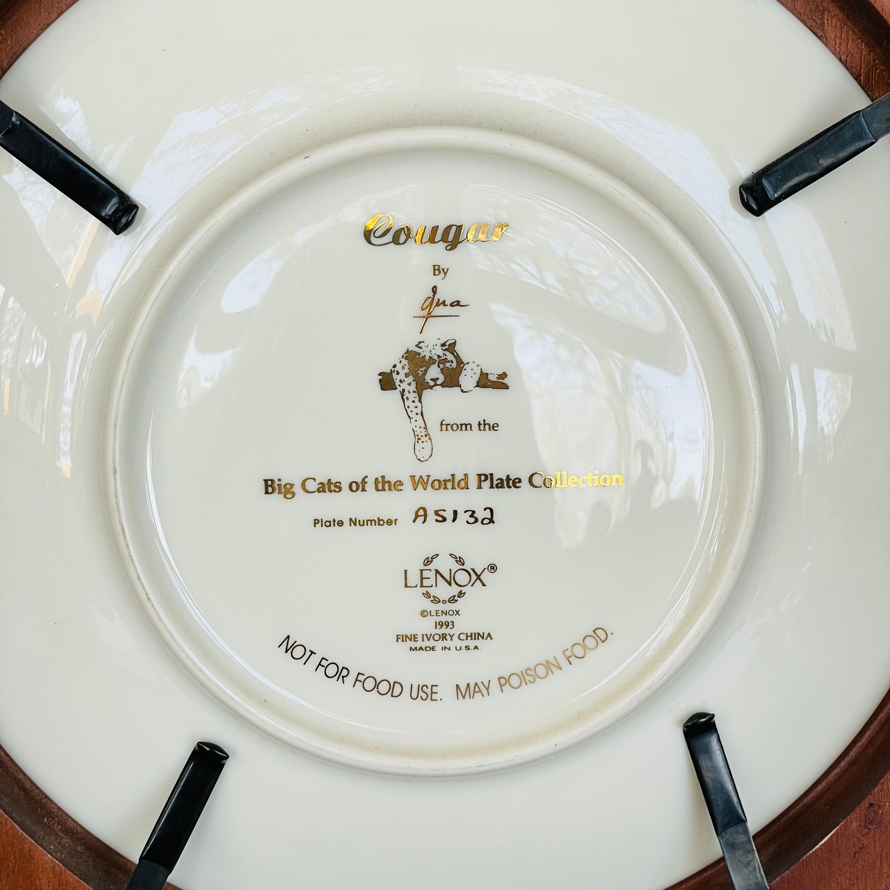 Collectible Plates Lenox Cougar Plate Lenox Big Cats of the World Plate ...