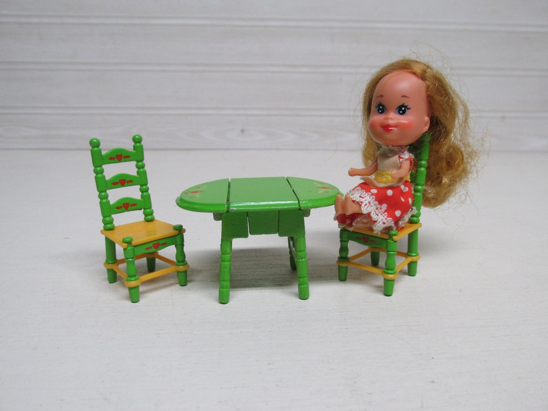 The Littles Doll and Die Cast Kitchen Table and Chairs/1980 Mattel ...