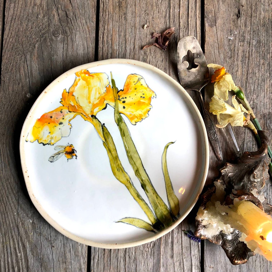 Irises Plate Porcelain Plate With Circle Design Iris Flowers - Etsy