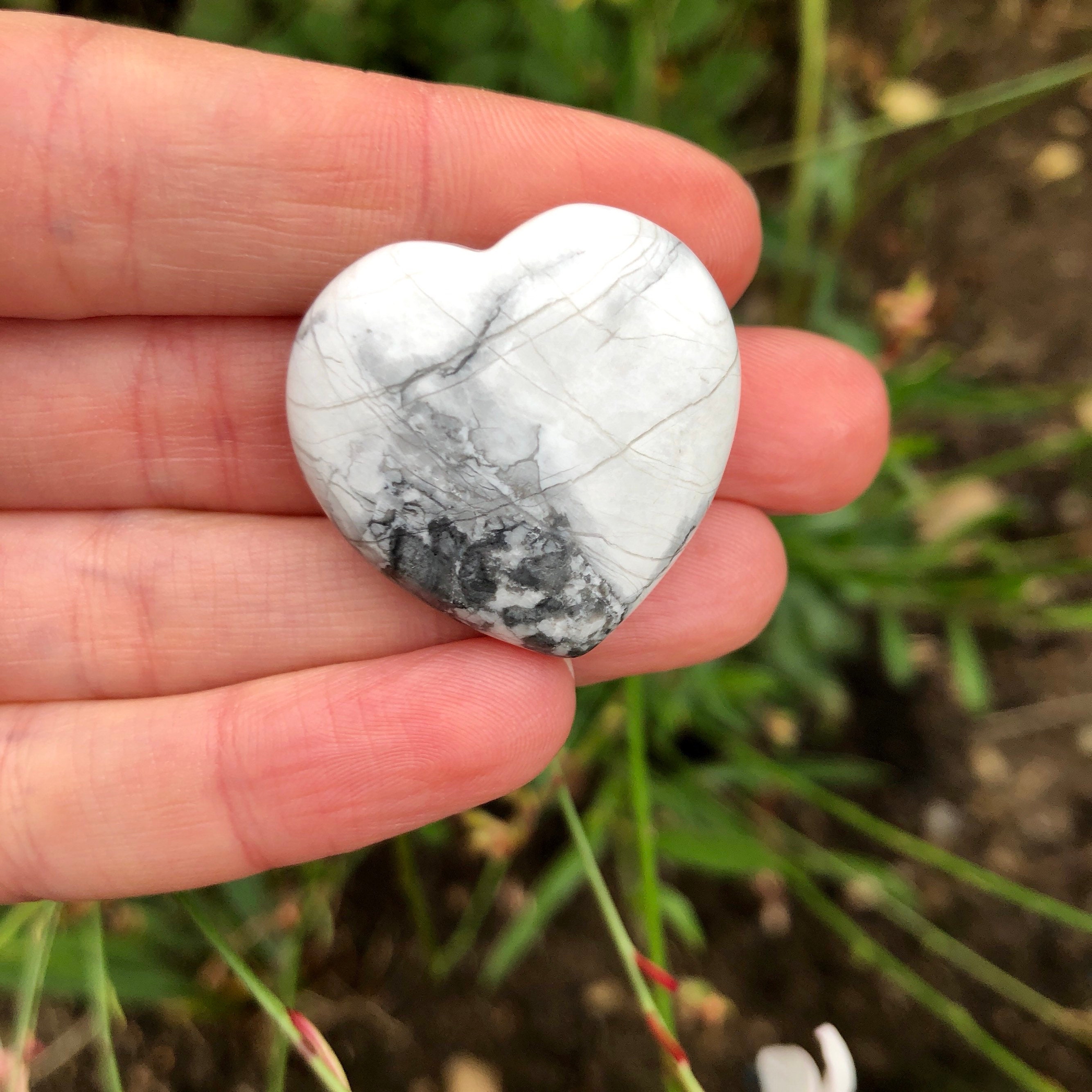 Howlite Heart Crystal / White Howlite Stone / Howlite Worry | Etsy