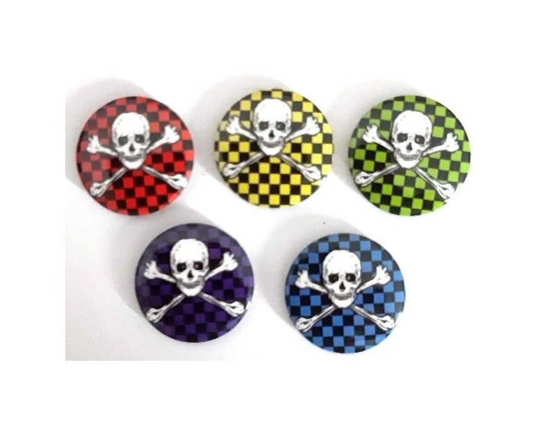 Skulls X 5 Pinback Buttonss Set of 5 Button Badges, New , Skull and ...
