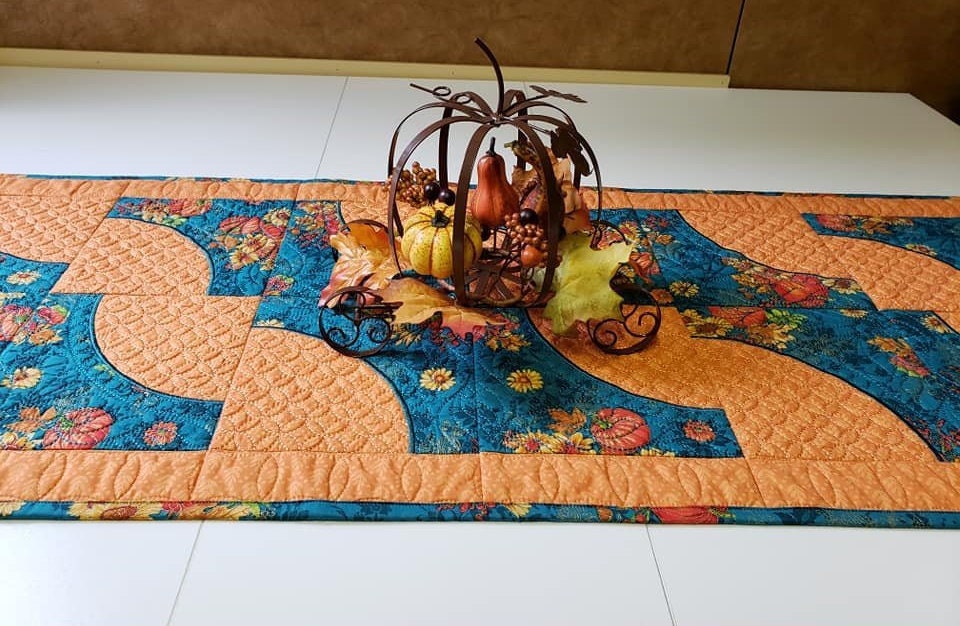 Quilted Fall / Thanksgiving Autumn Table Runner | Etsy