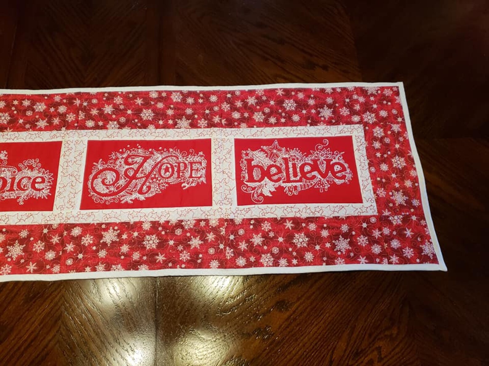 Quilted Christmas Table Runner / Embroidered Christmas Table Runner - Etsy