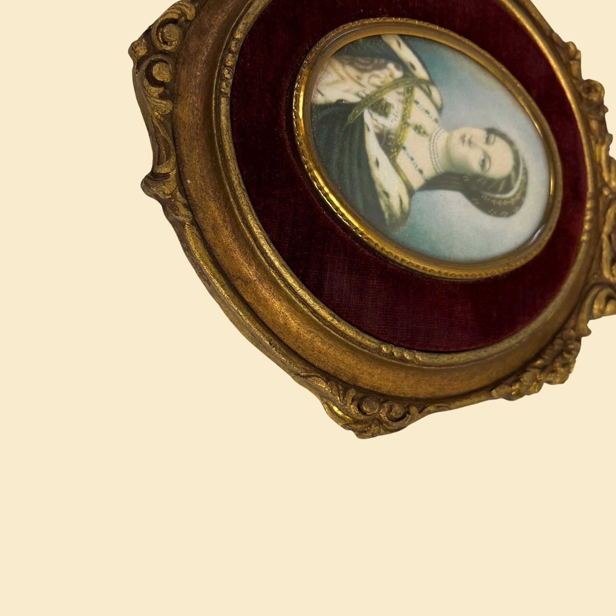 Vintage 50s Portrait in Gilt Oval Frame, 1950s Gold-toned Wooden Frame ...