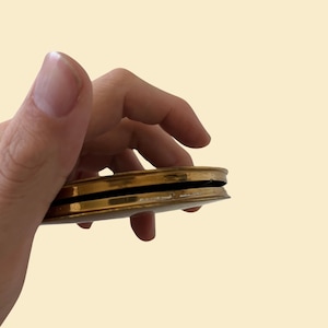 Vintage 1930s-1940s Cosmetics Compact, Circular Art Deco Style Gold ...