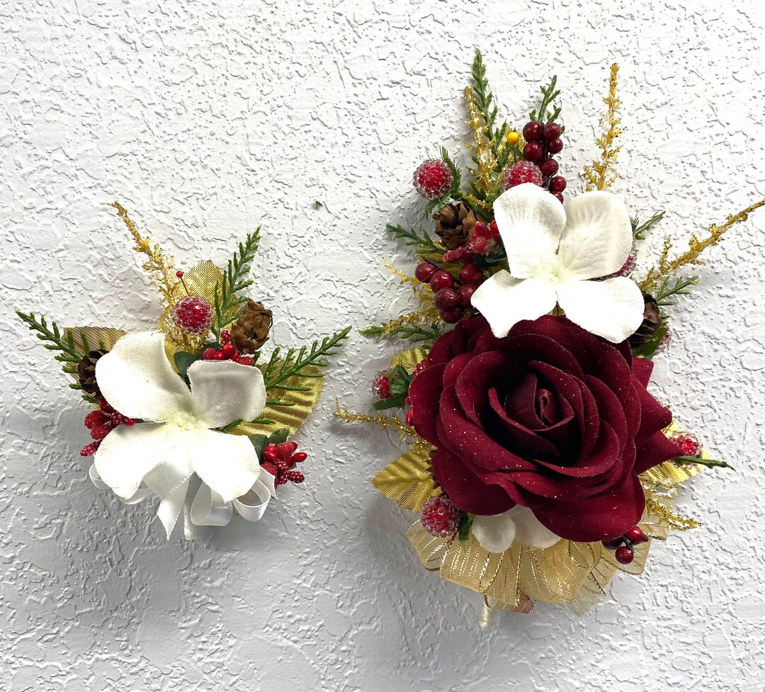 Christmas Corsage Red & White Pin on Corsage Bout Christmas - Etsy