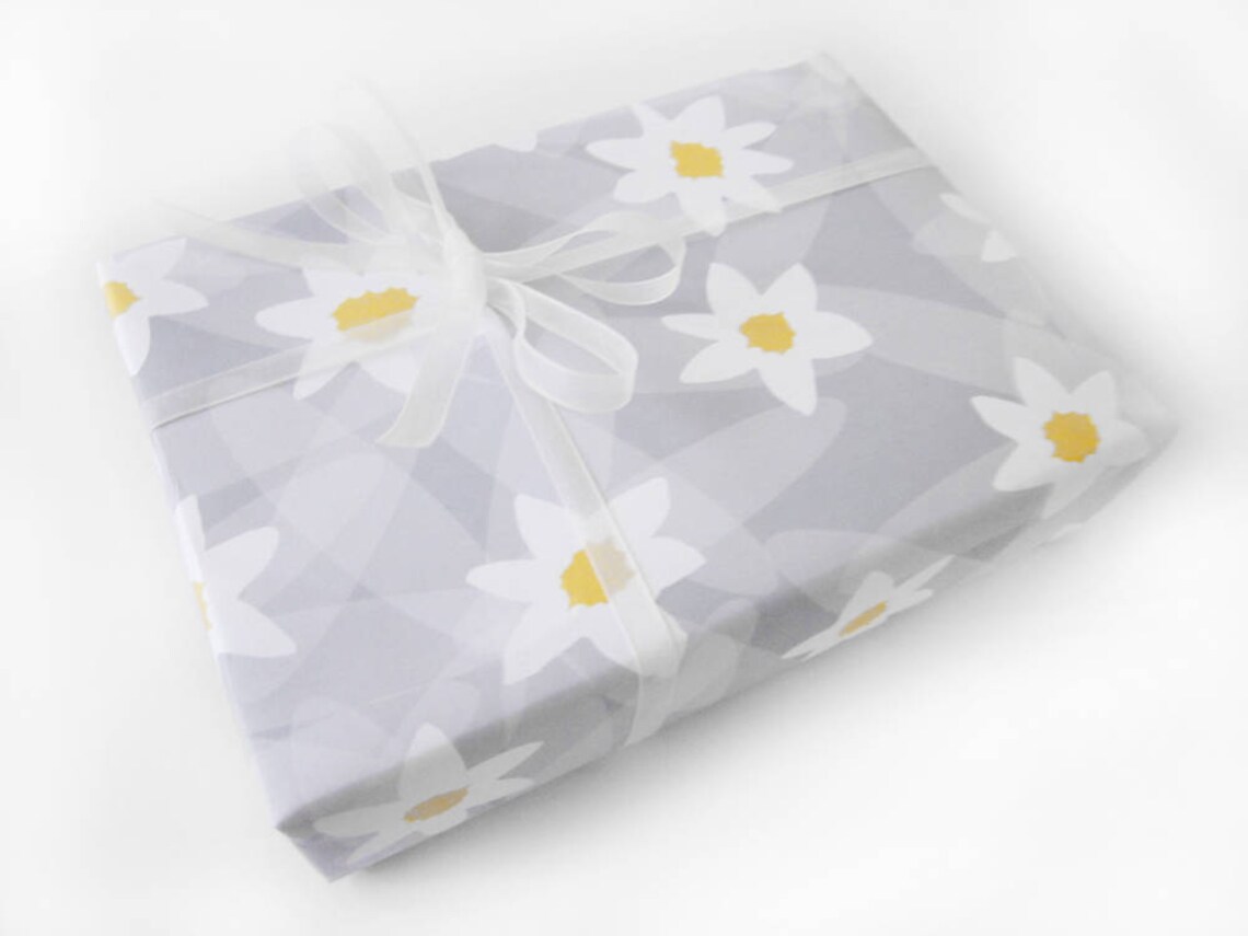 Daisy Wrapping Paper Roll Floral Gift Wrap Botanical Gift - Etsy