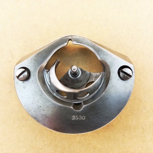 Singer Sewing Machine 15K Rotating Hook Assembly and Shuttle Race Body ...