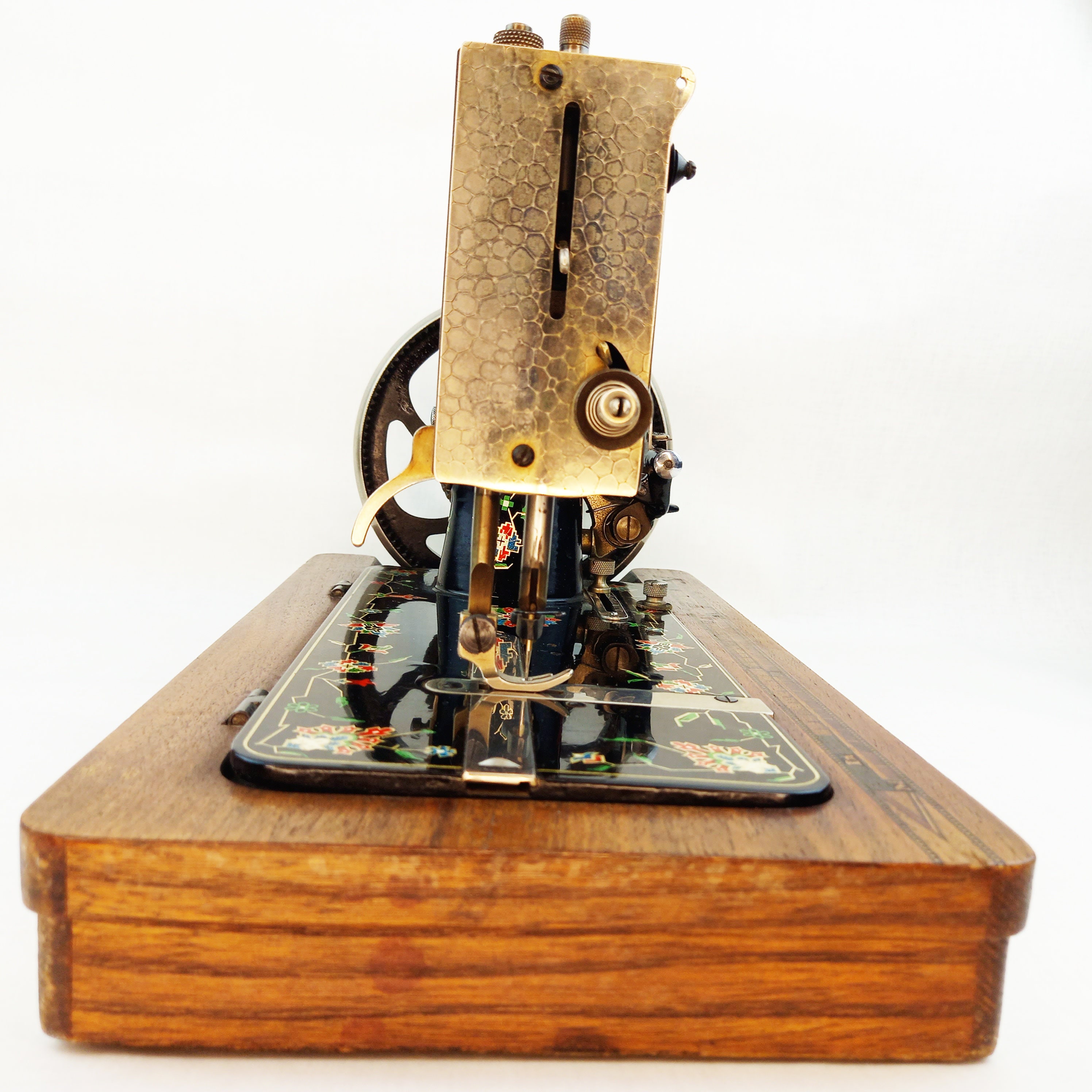 VESTA Antique Cast Iron German Made Handcrank Sewing Machine 1946 ...