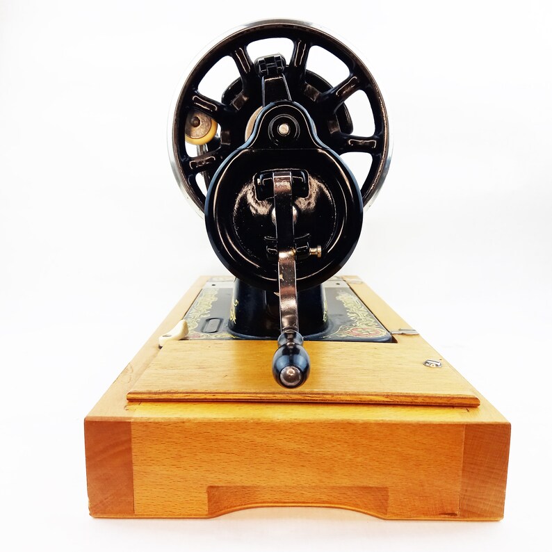 Antique Singer Hand Crank Sewing Machine Model 127K (1924) - Vintage ...