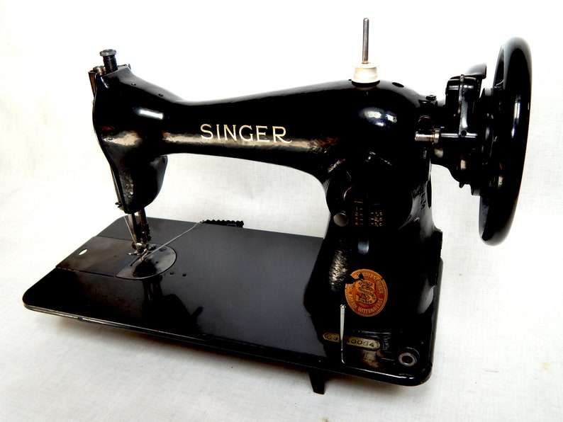 Singer Sewing Machine 15K Rotating Hook Assembly and Shuttle Race Body ...