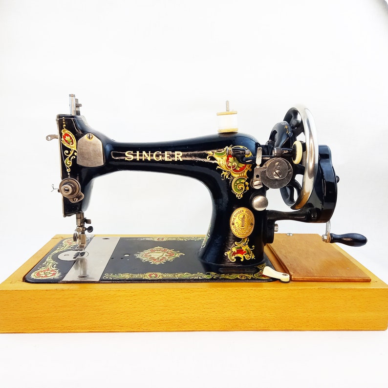 Antique Singer Hand Crank Sewing Machine Model 127K (1924) - Vintage ...