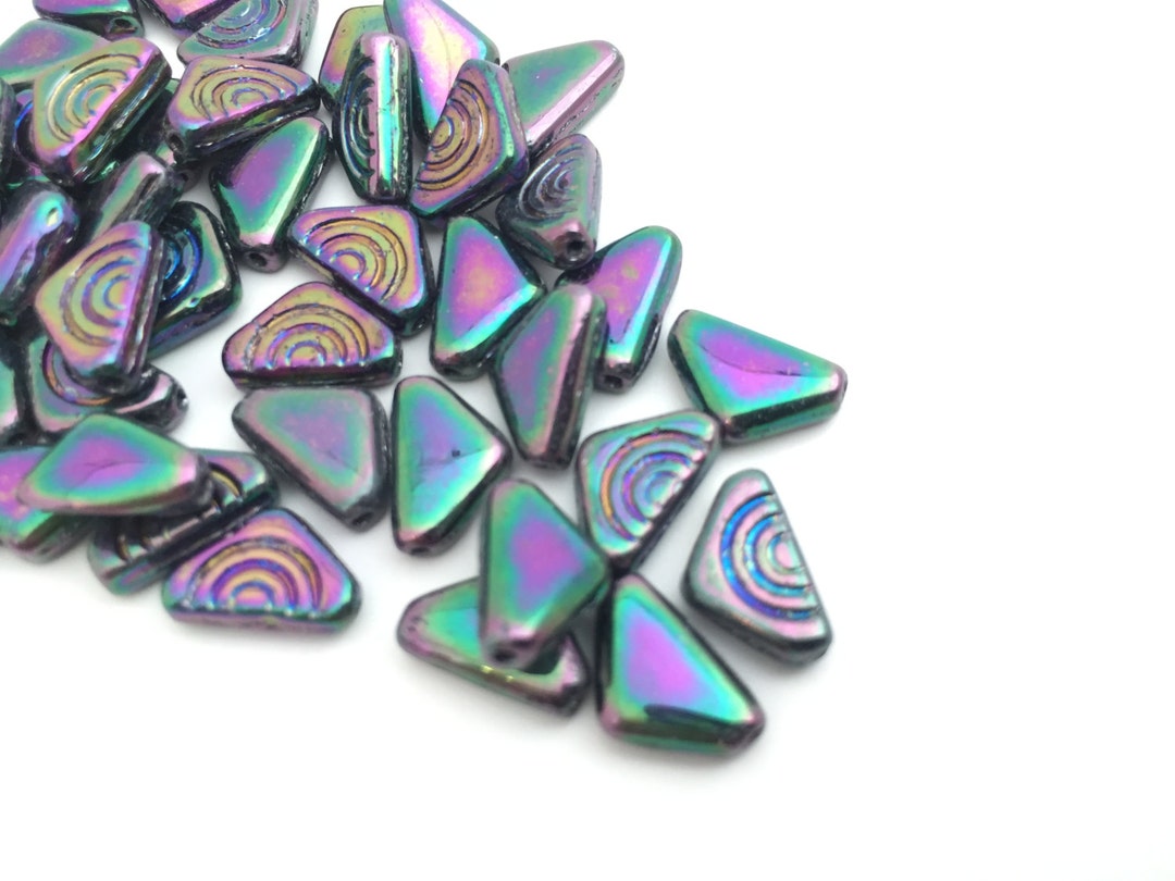 28 Purple Iris Triangle Bead Irridescent Bead Geometric Bead Triangle ...
