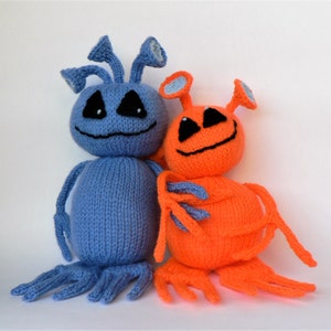 Two Little Aliens Knitting Pattern - Etsy