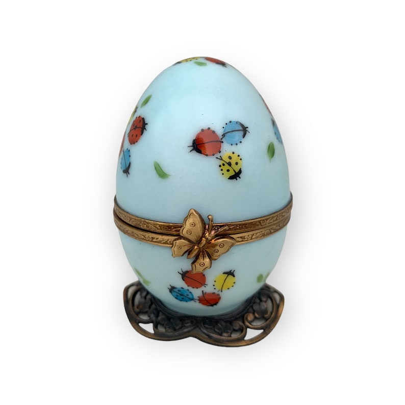 Musical Easter Egg With a Cute Little Rabbit and an Eiffel Tower ...
